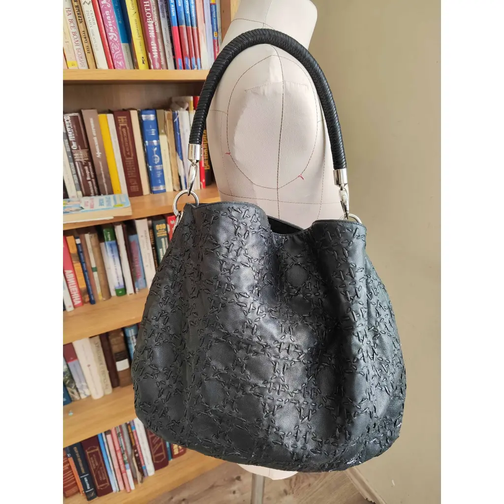 CHRISTIAN DIOR PRE-OWNED Черная кожаная сумка через плечо для женщин ...