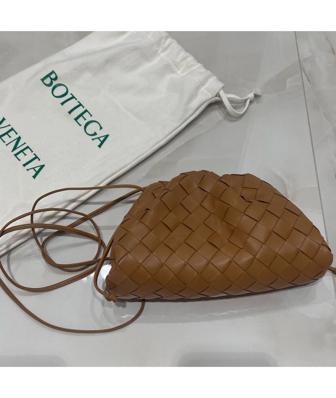 BOTTEGA VENETA Кожаная сумка через плечо Pouch для женщин – купить в ...